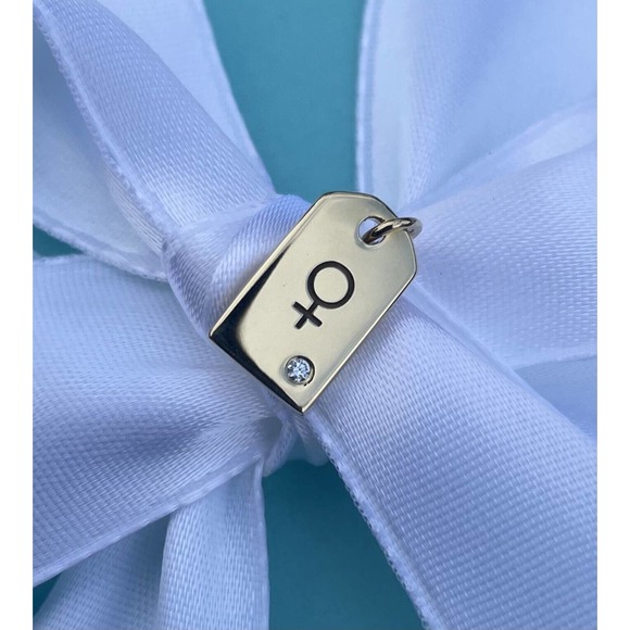 Tiffany & Co. | Jewelry | New Tiffany Co 8k Gold Female Gender Symbol ...